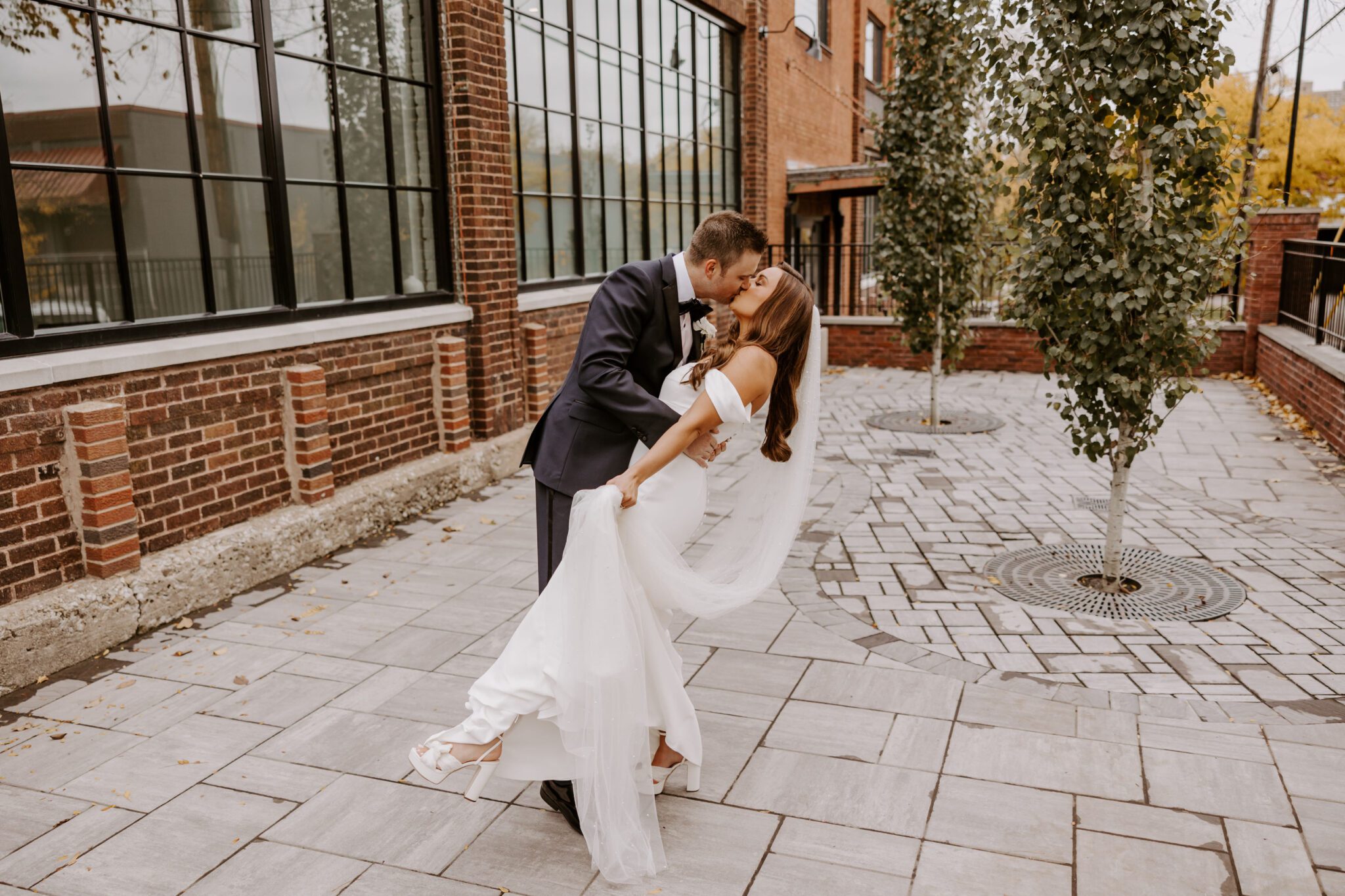 Black Tie Wedding at The Whim in Minneapolis - cleecreationssite.com